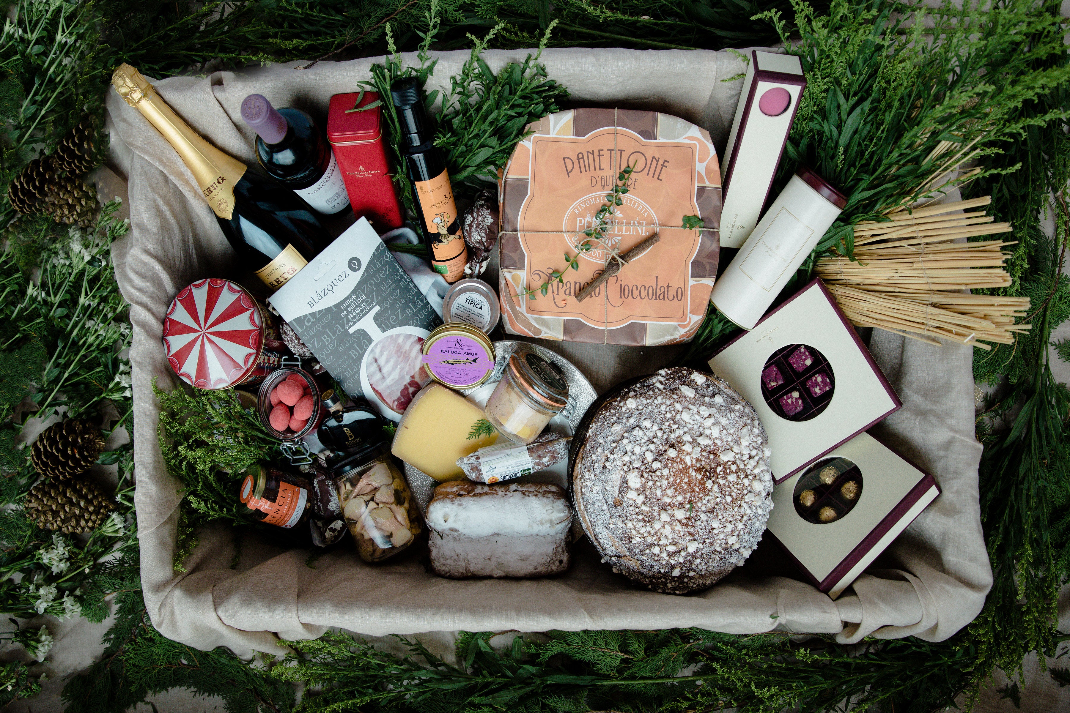 Four Seasons Hong Kong | eShop | Festive | Hampers and Wines – Four ...